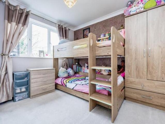3 bedroom detached house for sale in Bramingham Road, Luton, LU3