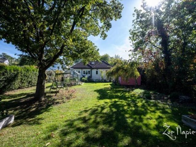 3 bedroom detached house for sale in Brentwood, CM14