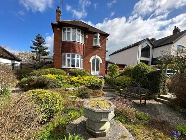 3 Bedroom Detached House For Sale In Bretby, Burton on trent
