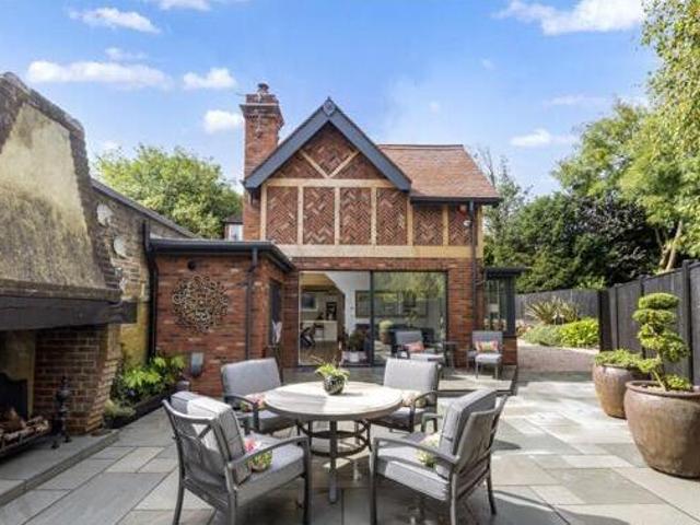 3 Bedroom Detached House For Sale In Brighton, East Sussex