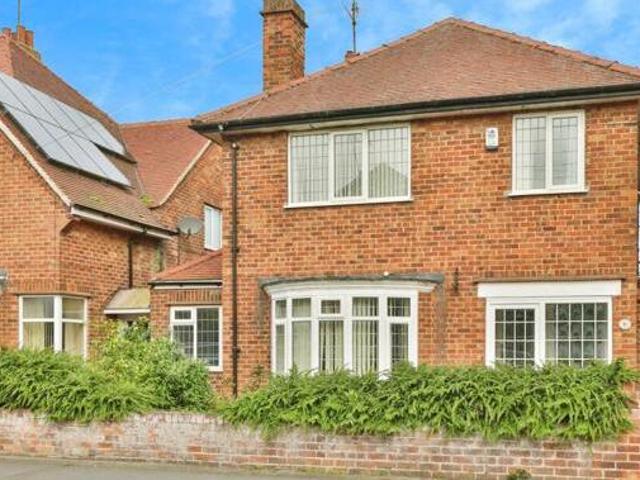 3 Bedroom Detached House For Sale In Bridlington, East Yorkshire