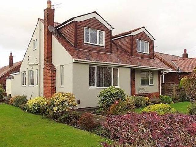 3 bedroom detached house for sale in Broad Oak Lane Penwortham Preston PR1