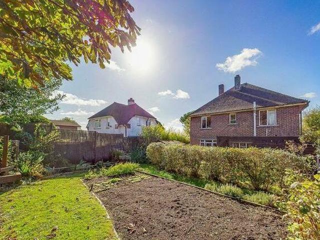 3 bedroom detached house for sale in Broomhill Road Strood Rochester ME2 3LG ME2
