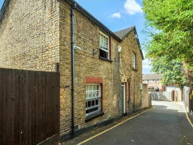 3 Bedroom Detached House For Sale In Bromley
