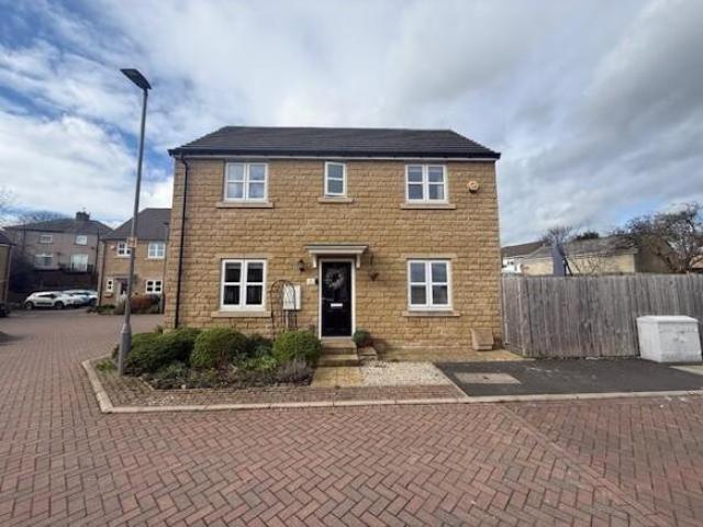 3 bedroom detached house for sale in Brompton Drive, Apperley Bridge, Bradford, BD10