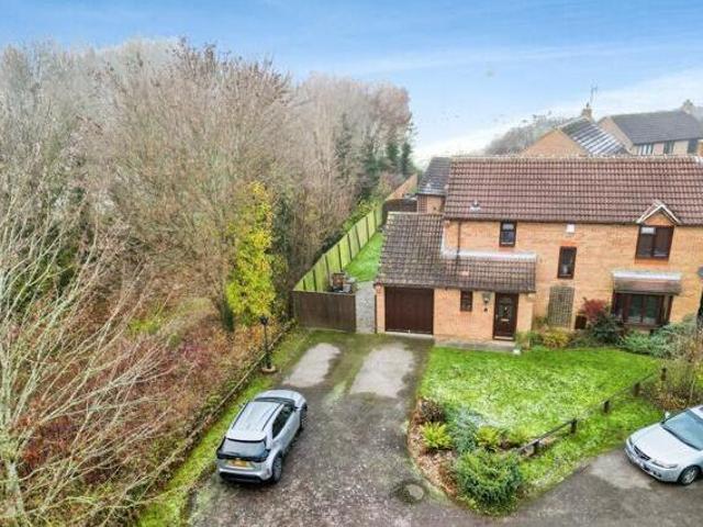 3 Bedroom Detached House For Sale In Browns Wood
