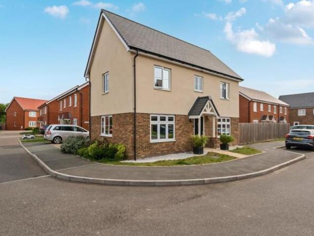3 bedroom detached house for sale in Butterfield Way, CT3
