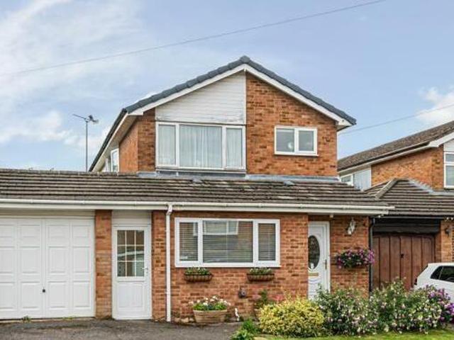 3 Bedroom Detached House For Sale In Buckinghamshire