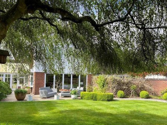 3 Bedroom Detached House For Sale In Burbage