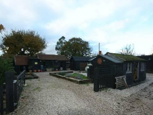 3 bedroom detached house for sale in Burlington Gardens SS5