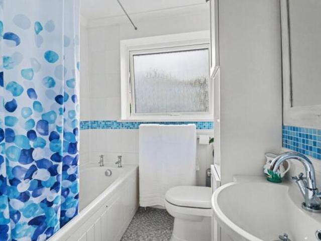 3 bedroom detached house for sale in Bursledon, Southampton, SO31