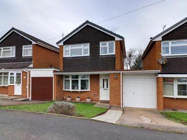 3 Bedroom Detached House For Sale In Burton Manor