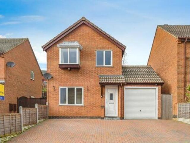 3 Bedroom Detached House For Sale In Burton on trent, Staffordshire