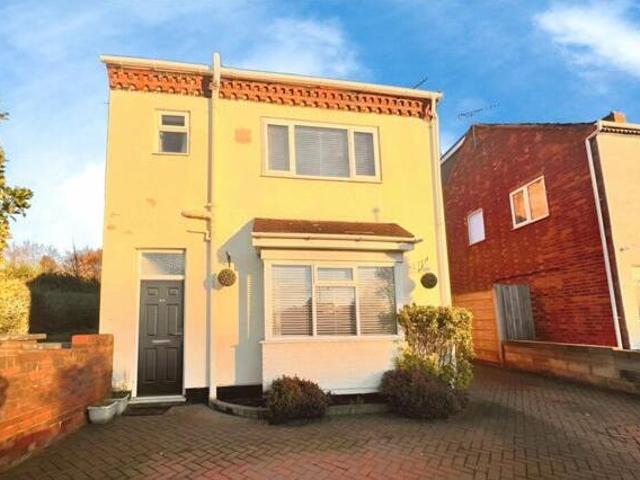 3 Bedroom Detached House For Sale In Burton on trent, Staffordshire