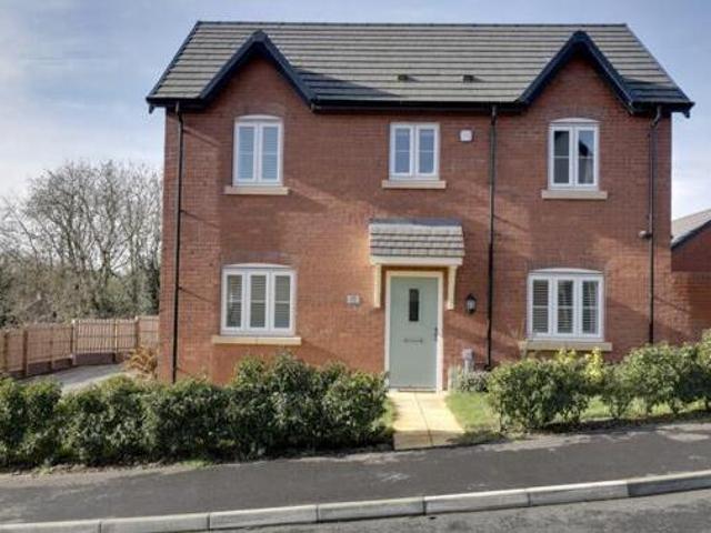 3 Bedroom Detached House For Sale In Burton on trent, Staffordshire