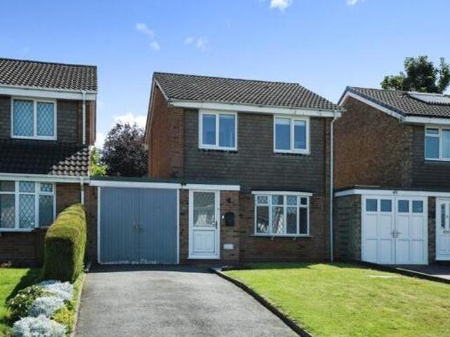 3 Bedroom Detached House For Sale In Burton on trent