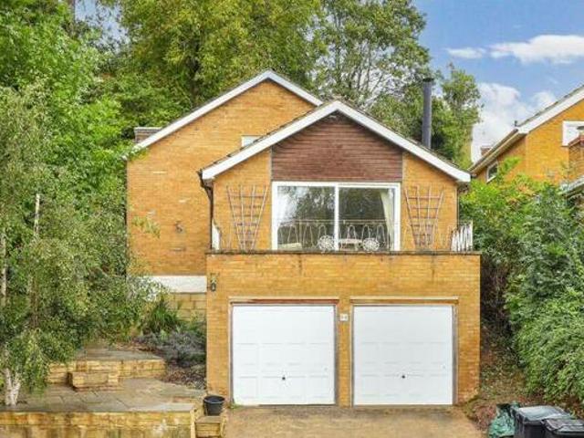 3 Bedroom Detached House For Sale In Burton Joyce, Nottinghamshire