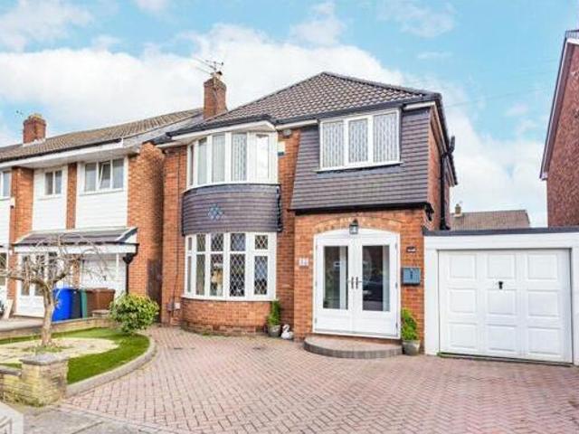 3 Bedroom Detached House For Sale In Bury, Greater Manchester