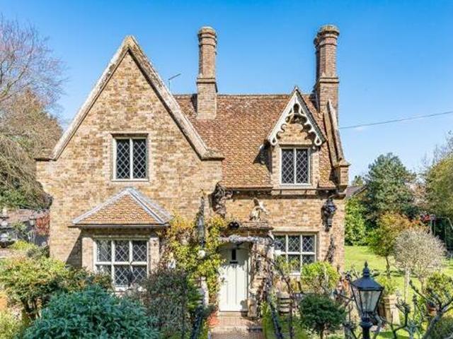 3 Bedroom Detached House For Sale In Bury Lane, Datchworth