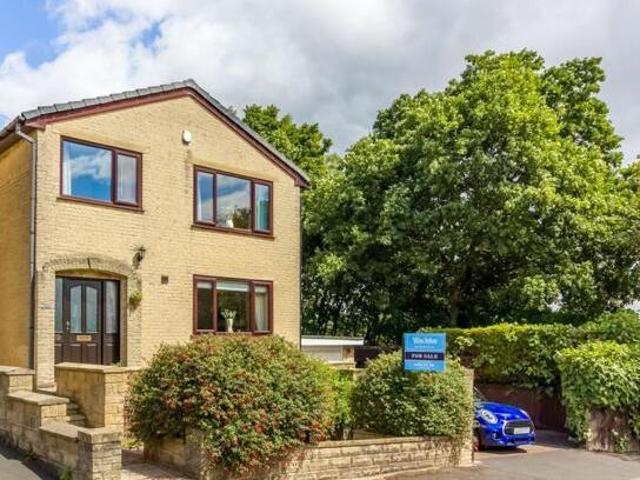 3 Bedroom Detached House For Sale In Golcar, Huddersfield
