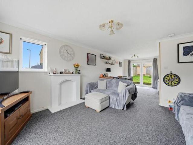 3 bedroom detached house for sale in Goldcrest Court, Netherton, HD4