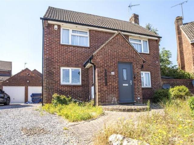 3 bedroom detached house for sale in Goldsborough Close, Eastleaze, West Swindon, Wiltshire, SN5