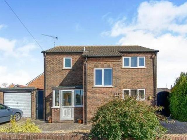 3 bedroom detached house for sale in Goodhew Close Yapton BN18 BN18