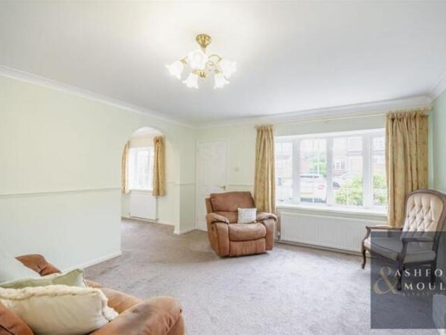 3 bedroom detached house for sale in Gorse Close, Calverton, Nottingham, NG14