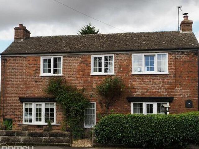 3 Bedroom Detached House For Sale In Gainsborough, Lincolnshire