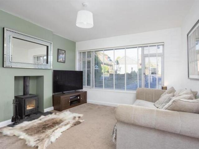 3 bedroom detached house for sale in Gascoigne Avenue, Barwick In Elmet, Leeds, LS15