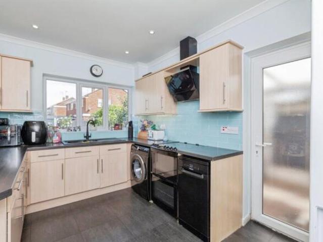 3 bedroom detached house for sale in Georgeham Close, Wigston, LE18