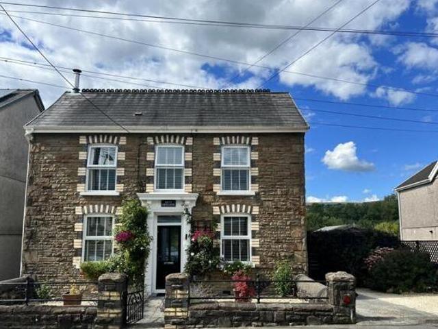 3 Bedroom Detached House For Sale In Glanamman, Ammanford