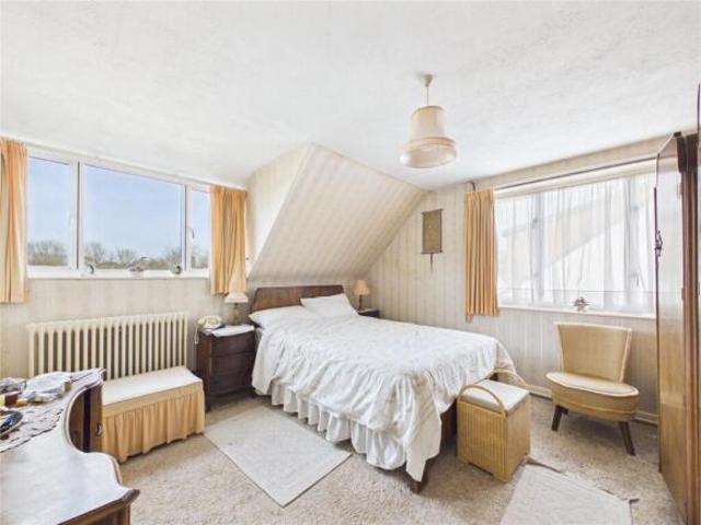 3 bedroom detached house for sale in Glenside Close, Bristol, BS16