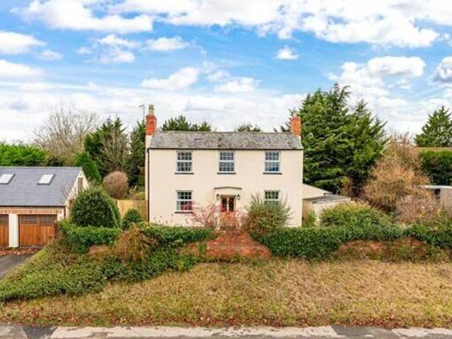3 Bedroom Detached House For Sale In Gloucester, Gloucestershire