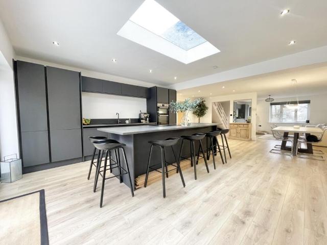 3 bedroom detached house for sale in Gloucester Road, Exwick, EX4