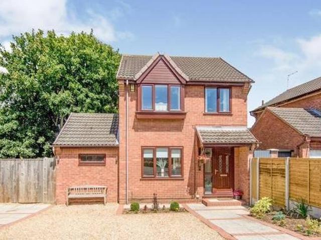 3 bedroom detached house for sale in Graham Close New Balderton Newark NG24