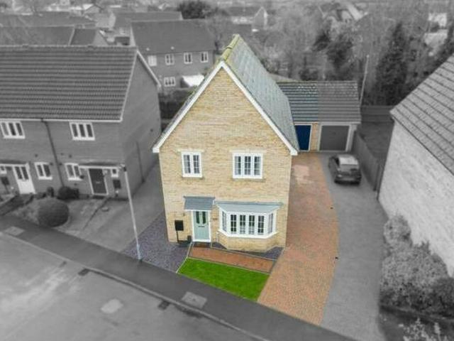 3 bedroom detached house for sale in Granary End Witchford Ely Cambridgeshire CB6