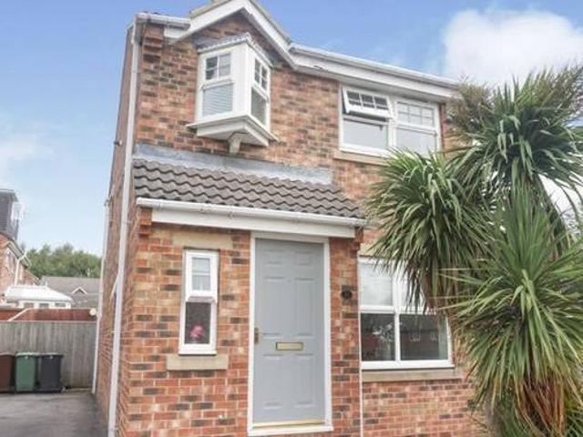 3 bedroom detached house for sale in Grange Park Close Allerton Bywater WF10 WF10