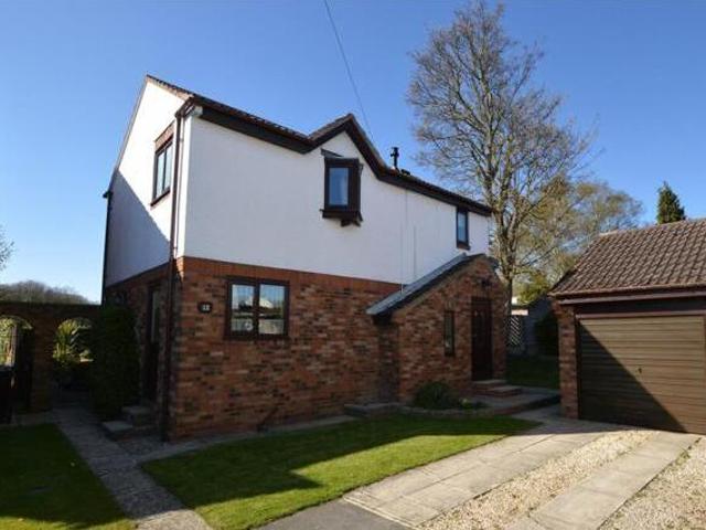 3 Bedroom Detached House For Sale In Great Preston, Leeds