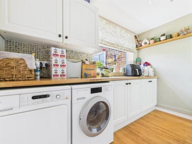 3 bedroom detached house for sale in Green Lane, Gloucester, GL3