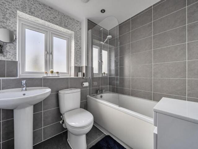3 bedroom detached house for sale in Green Street, Brockworth, Gloucester, Gloucestershire, GL3