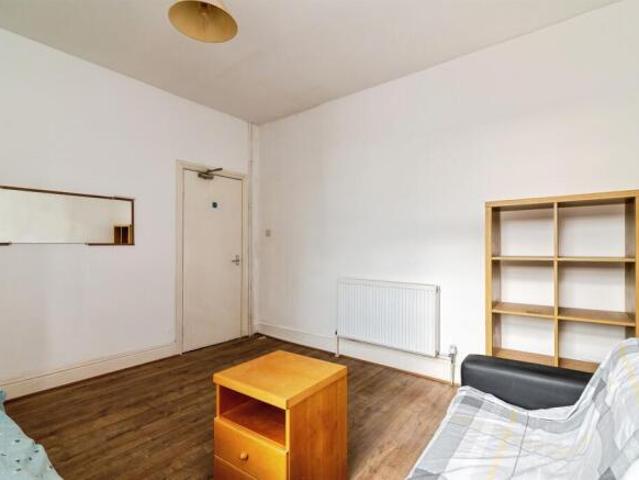 3 bedroom detached house for sale in Greenfield Street, Nottingham, NG7