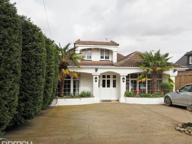 3 Bedroom Detached House For Sale In Grimsby, Lincolnshire