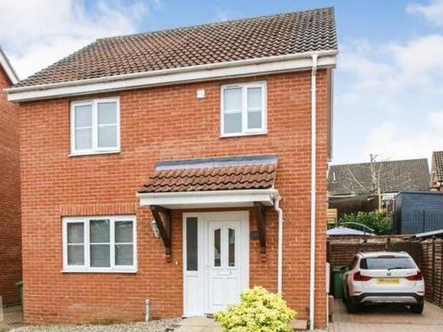 3 bedroom detached house for sale in Douglas Road SPIXWORTH NorwichNR10 NR10