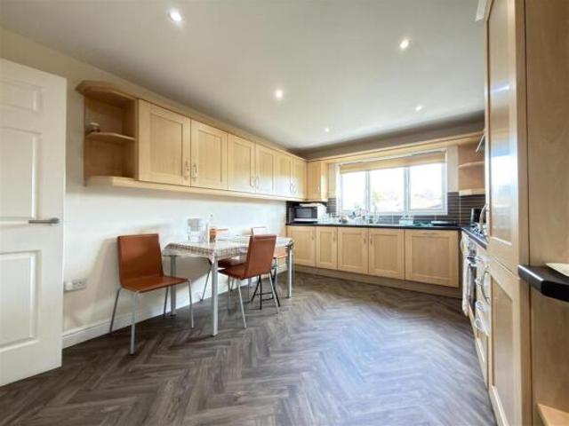 3 bedroom detached house for sale in Donald Close, Thurmaston, Leicester, LE4