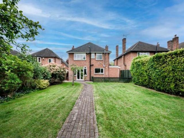 3 bedroom detached house for sale in Dorchester Road, Solihull, B91