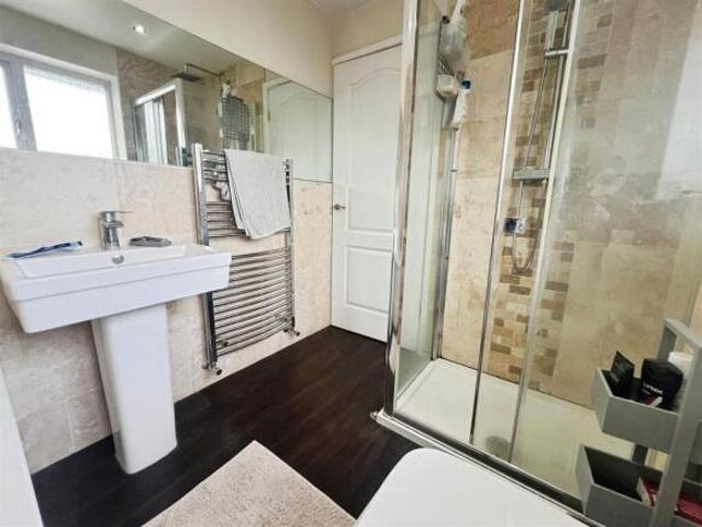 3 bedroom detached house for sale in Dorian Close, Bradford, BD10 8BQ, BD10