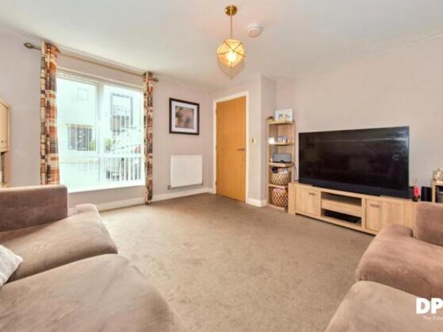 3 bedroom detached house for sale in Daisy Fields, Bradford, BD2