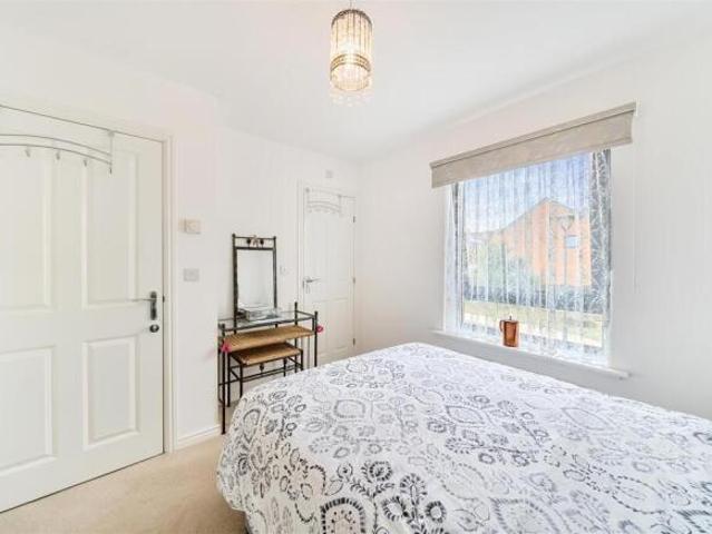 3 bedroom detached house for sale in Deblin Drive, Uxbridge, UB10