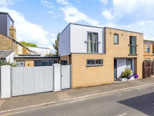 3 bedroom detached house for sale in Deburgh Road, London, SW19